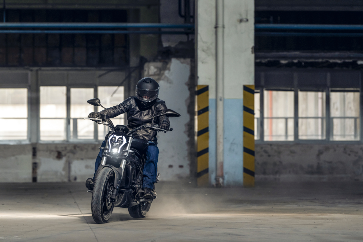 Benelli 502 C: urban cruiser de estilo italiano - Exclusivo Motos