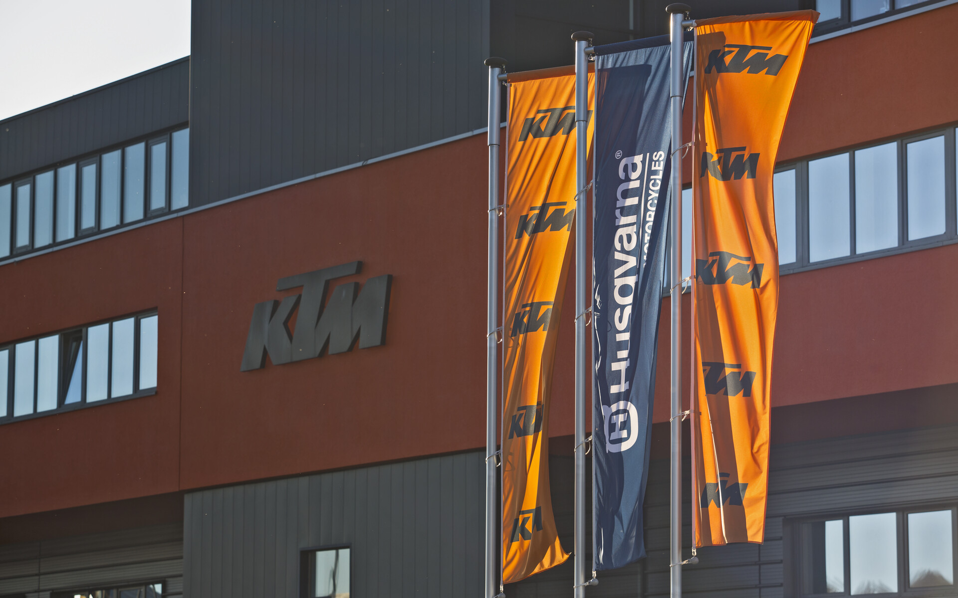 KTM vuelve a parar su producción - Exclusivo Motos