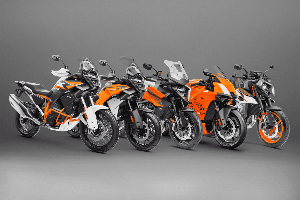 KTM fechas de llegada de sus modelos Street y Adventure