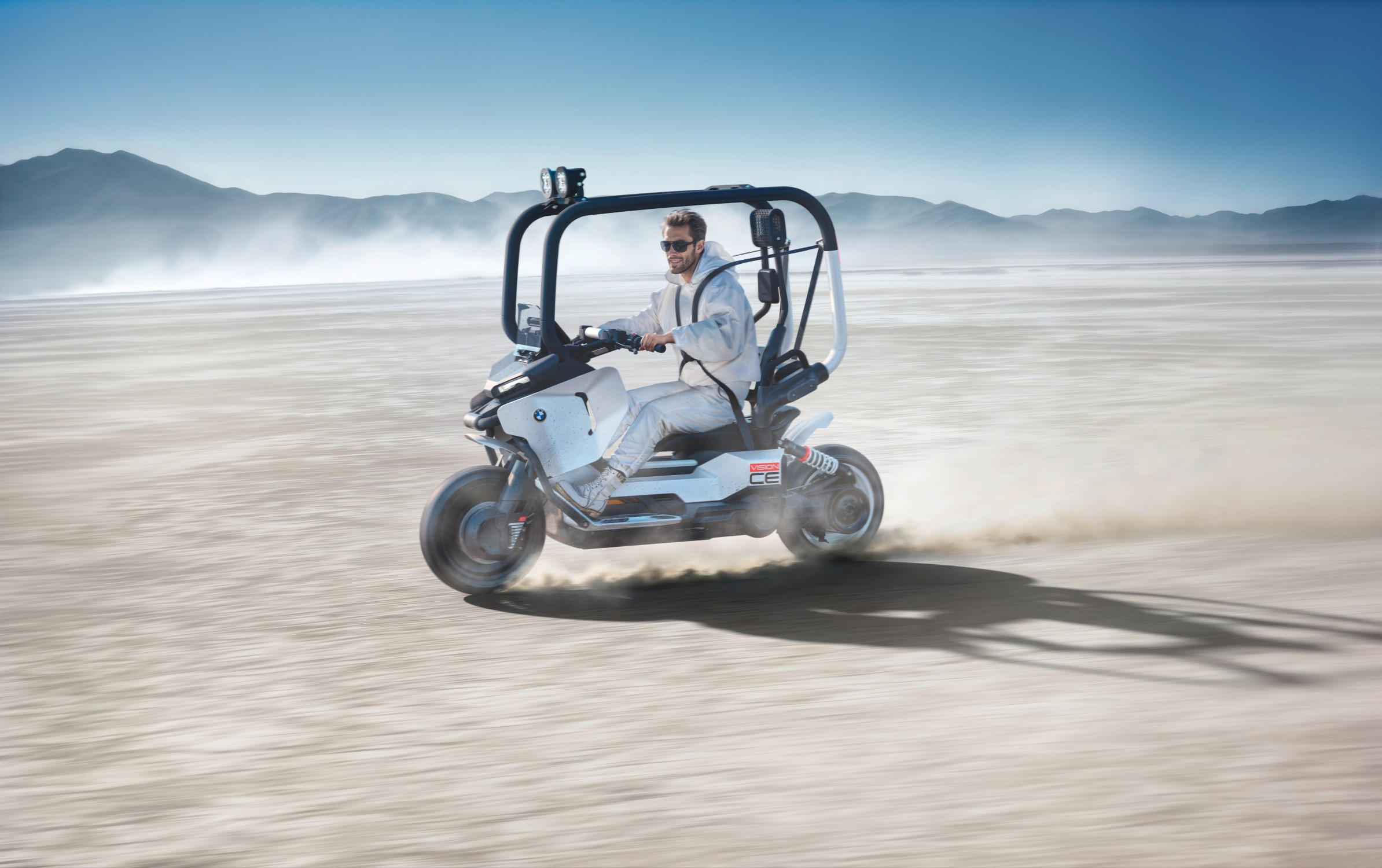 BMW Vision CE: vuelve la moto "con techo" - Exclusivo Motos